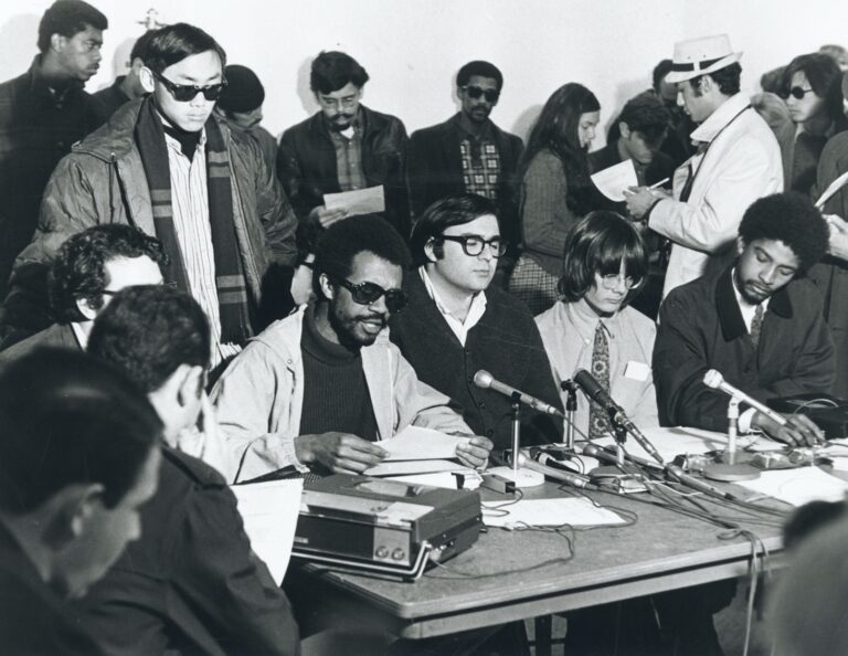 MICHAEL HARDT ° Strategic Multiplicities – The Art of Assembly